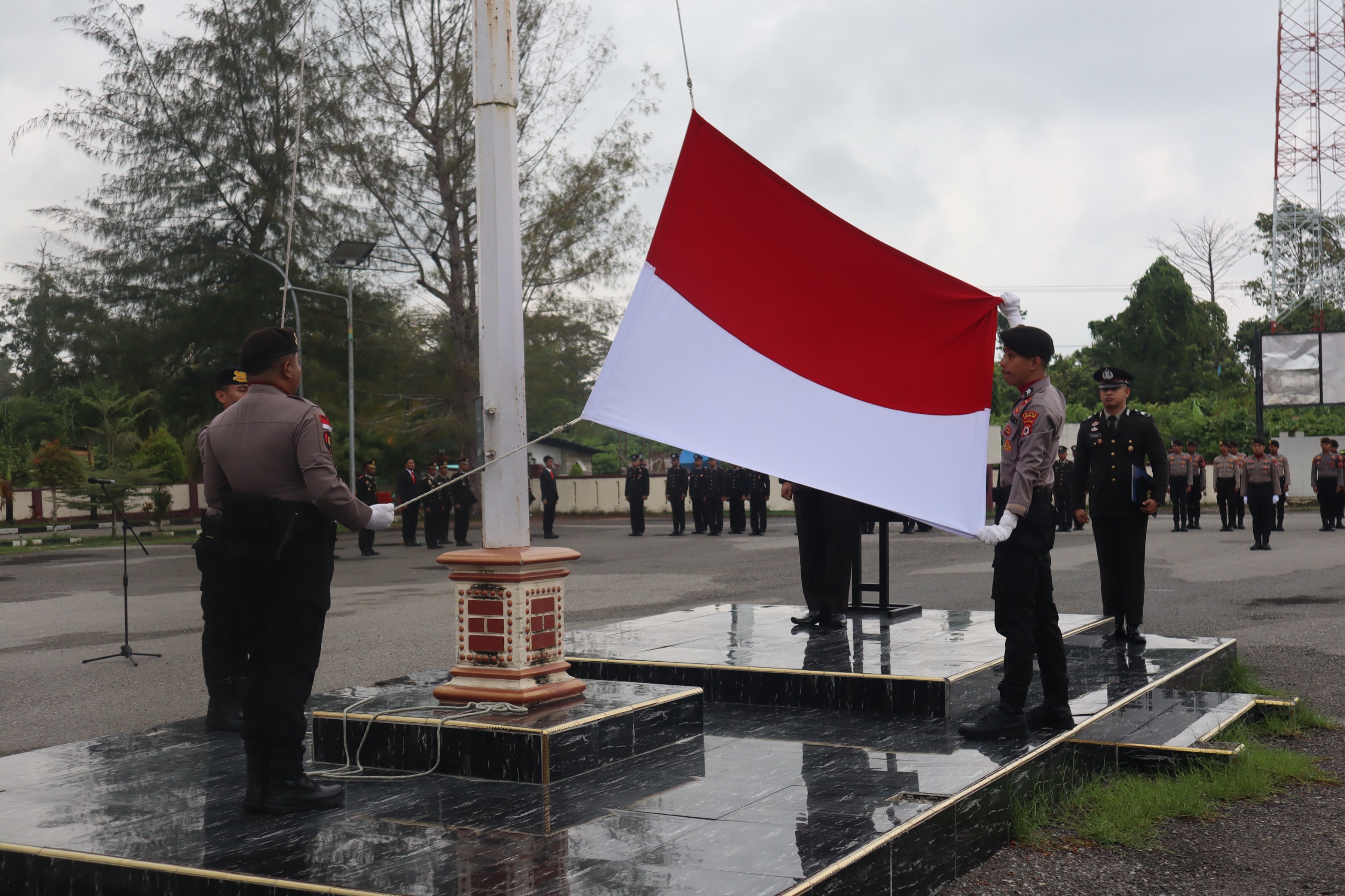 Website Resmi Polda Maluku - Polres Kepulauan Aru Gelar Upacara Bendera Hari Sumpah Pemuda Ke - 96.