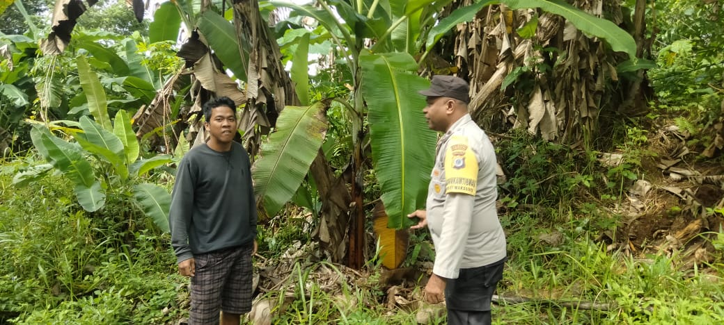 Website Resmi Polda Maluku - Bhabinkamtibmas Negeri Wakasihu Sambangi Salah satu Kampung Tangguh ...